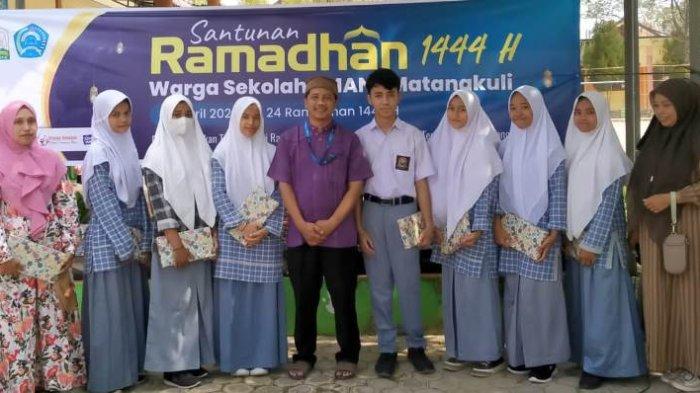 SMAN 1 Matangkuli Aceh Utara Santuni 116 Siswa Fakir Miskin, Anak Yatim ...
