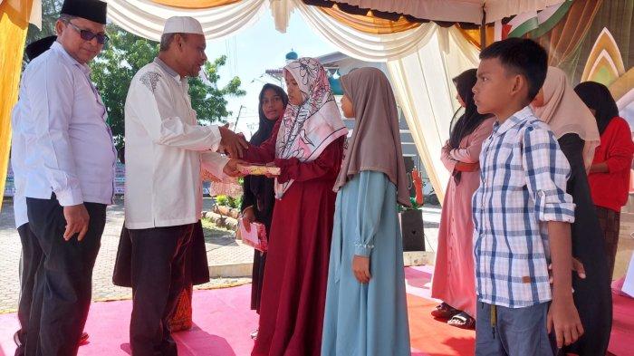 Kemenag Pidie Santuni Puluhan Anak Yatim - Serambinews.com
