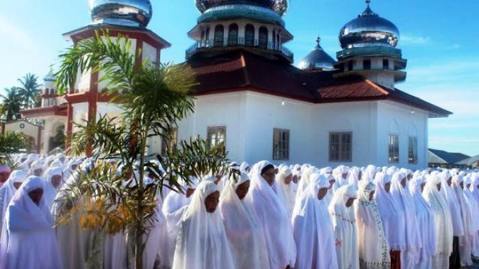 Idul Adha 1439 H - Wanita Haid Tetap Dianjurkan Datang Saat Salah Id ...