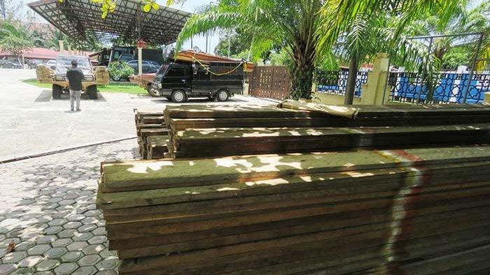 10 Warga Jadi Tersangka Kasus Kayu Ilegal - Serambinews.com
