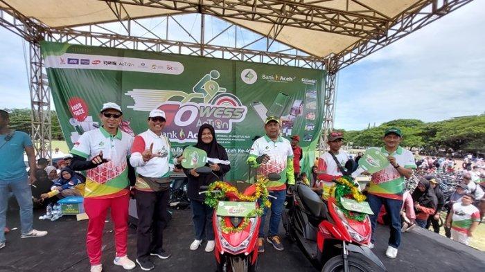 Mahasiswi dan Arsitek Raih Sepeda Motor dalam Gowes Bank Aceh di Banda ...