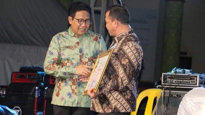 Bupati Pijay Terima Penghargaan dari Kemendes RI - Serambinews.com