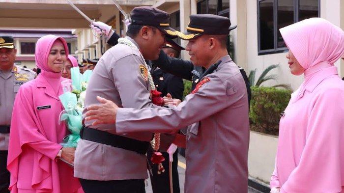 AKBP Muhammadun Mulai Bertugas Sebagai Kapolres Langsa, Suasana Haru ...