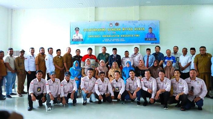 Azwardi Minta Wartawan Dukung Visi Misi Bupati Terpilih untuk ...