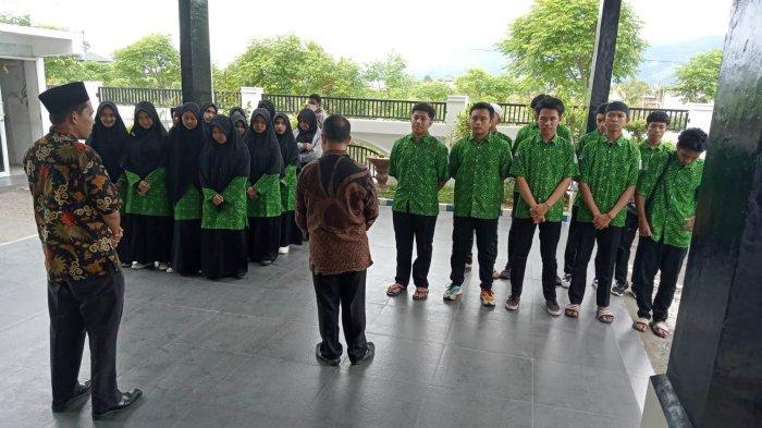 Siswa SMA Plus Al-Athiyah Kunjungan Edukasi ke BNN Aceh - Serambinews.com