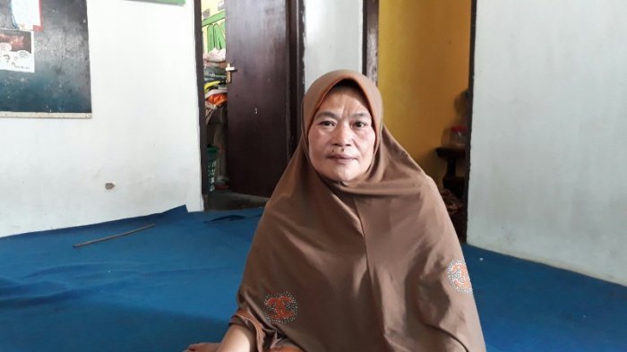Kisah Ibu Siti Jadi Pemandi Mayat Selama 13 Tahun - Serambinews.com