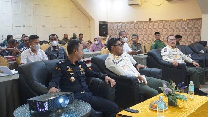 Berantas Peredaran Rokok Ilegal, Satpol PP Aceh Besar Sosialisasi Cukai Tembakau - Serambinews.com