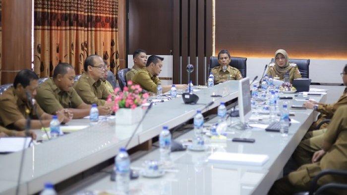 14 Kepala Dinas Jajaran Pemkab Nagan Raya Ikut Uji Kompetensi Jabatan ... 14 Kepala Dinas Jajaran Pemkab Nagan Raya Ikut Uji Kompetensi Jabatan ...