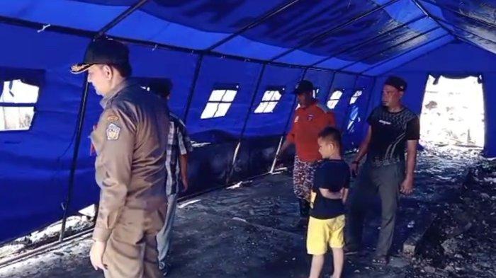 Korban Kebakaran Rumah di Lhokseumawe Mengungsi ke Tenda Darurat - Serambinews.com