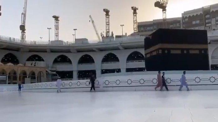 Mataf Kakbah Masjidil Haram Mulai Dibuka, Jamaah Tawaf Harus Antre dan ...