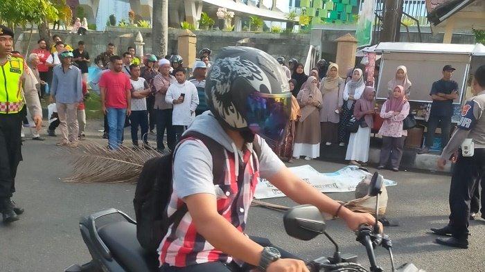 Terlindas Bus Trans Koetaradja, Pengendara Sepmor Asal Bener Meriah ... Terlindas Bus Trans Koetaradja, Pengendara Sepmor Asal Bener Meriah ...