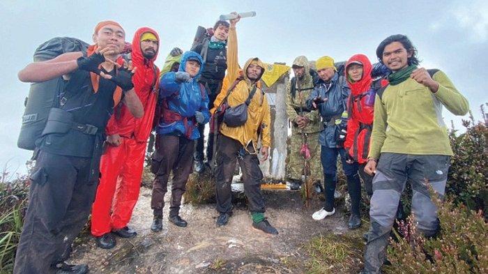 Ekspedisi Metalik Gapai Puncak Gunung Leuser Via Dinding Selatan di ...