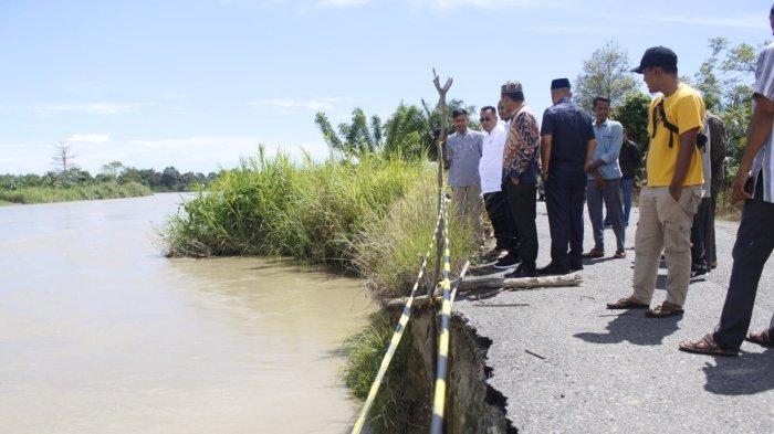 Jalan Lamie-Langkak Kritis Terkikis Erosi, Bupati Nagan Raya: Itu ...