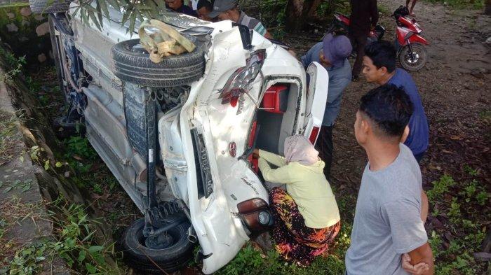 Truk Tangki Bermuatan 34 Ton Migor Terbalik di Aceh Timur, Agya Ditabrak Mobar Hino ...