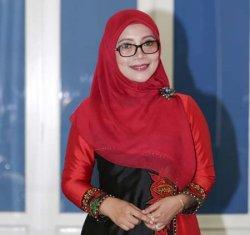 Dyah Erti Idawati, Bagi-bagi Sembako hingga Sosialisasi - Serambinews.com