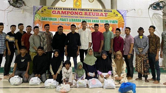 Sambut Idul Fitri 1445 H, Pemuda Gampong Reubat Pidie Santuni Anak Yatim Piatu di Malam Lebaran ...