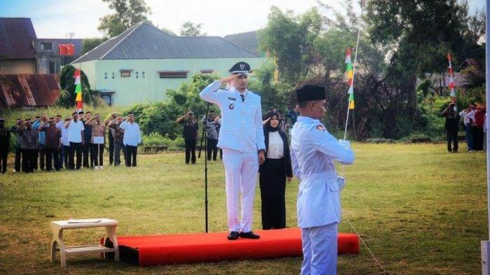 Warga Gampong Surien Gelar Upacara Bendera Perdana di Lapangan ...