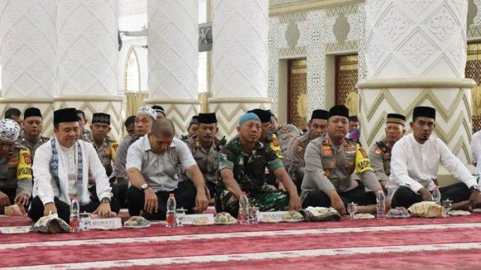 Sambut Pilkada Damai, Pemkab Abdya Gelar Zikir Bersama di Masjid Agung, Ini Pesan Pj Bupati ...