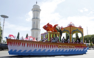 BERITA FOTO: Karnaval Mobil Hias - Serambinews.com