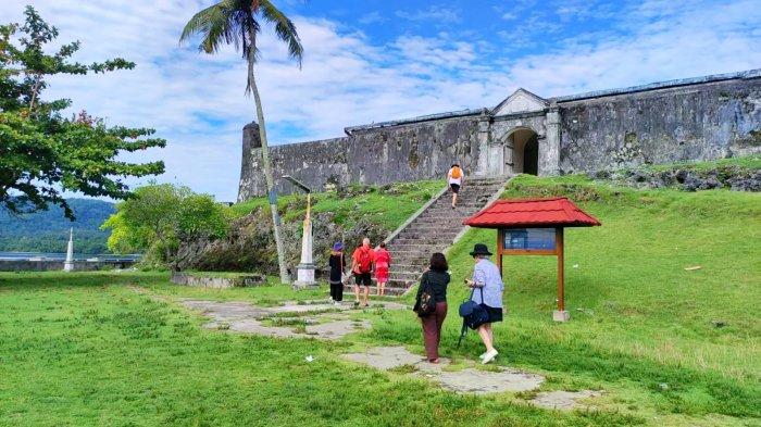 Wisata Sejarah Benteng Duurstede: Spot Foto Instagramable - Tribunambon.com