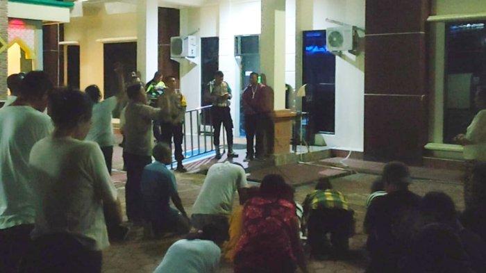 Tolak Putusan, Warga Haruru Ngamuk Tuding Hakim PN Masohi Minta Imbalan Rp 200 Juta ...