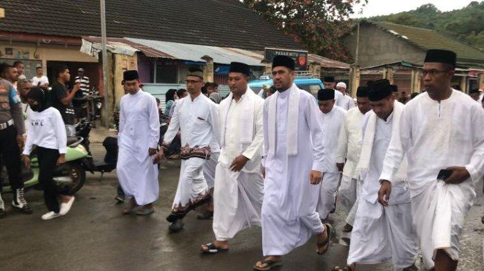 Prosesi Tradisi Mandi Safar di Negeri Hitu - Maluku Tengah ...