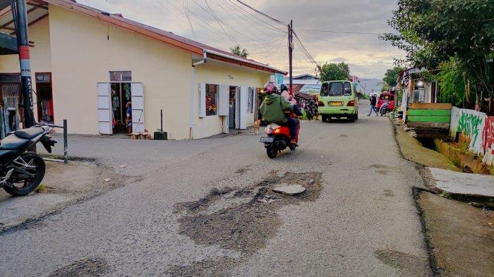 Ada 35 Titik Kerusakan Jalan di Bentas, Kusaly: Sudah Bertahun-tahun Tak Diperbaiki ...