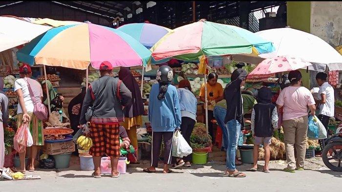 H-1 Natal, Omzet Pedagang di Pasar Langgur-Maluku Tenggara Naik ...