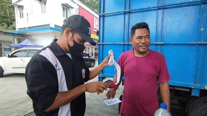 Beli BBM Subsidi Pakai QR Code di Ambon, Sopir Truk: Cegah Ada yang ...