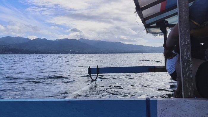 Sensasi Mancing di Teluk Ambon dengan Pemandangan 360 Derajat Daratan ...