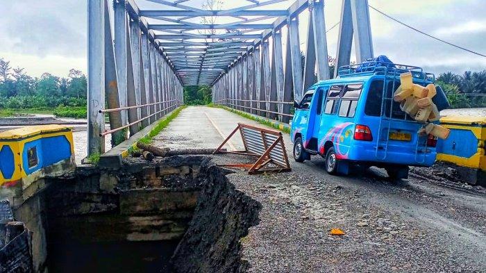 LAGI, Oprit Jembatan Kali Mala di Teluk Elpaputih-Malteng Nyaris Putus - Tribunambon.com