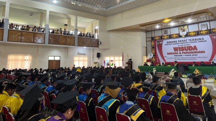 111 Mahasiswa IAKN Ambon Diwisudakan, Rektor: SDM Handal Ini Dipersembahkan tuk Bangsa dan ...