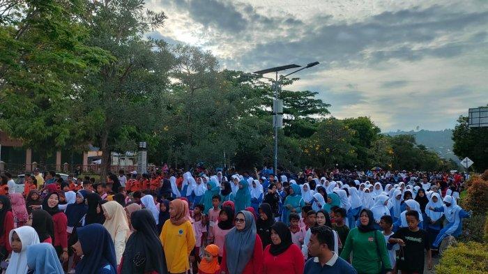 Ribuan Warga Masohi Ikuti Jalan Sehat Songsong HUT ke 65 Kota Masohi ...