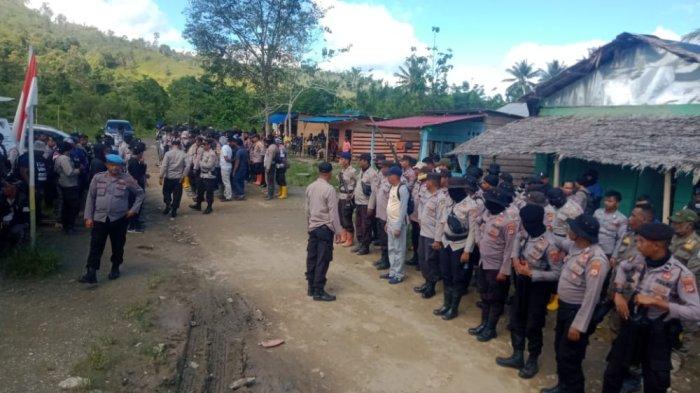 204 Aparat Gabungan Kembali Tertibkan Tambang Emas Ilegal Gunung Botak, Warga; Solusi untuk Kami ...