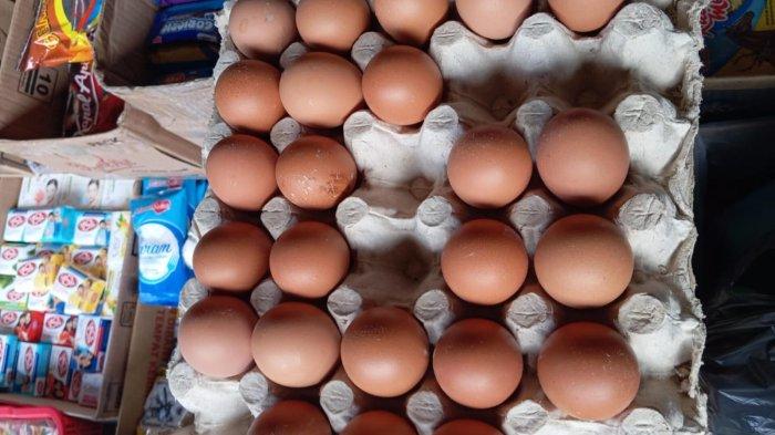Harga Telur di Pasar Maren - Kota Tual Stabil, Rp 68 Ribu per Rak ...