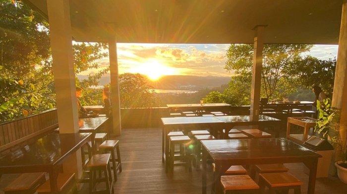 Tak Hanya Sajikan Kuliner Enak, Nikmati Pemandangan dari Root Caffee ...