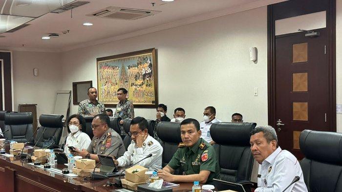 Bahas Realisas Penyelesaian Konflik Pelauw-Kariu, Pj Bupati Temui KSP Moeldoko di Jakarta ...