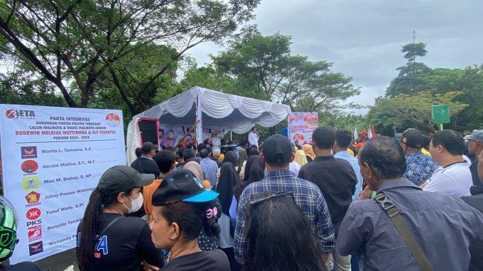Deklarasi Paslon Bodewin Wattimena - Ely Toisuta Dihadiri Ribuan ...