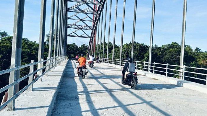 Tak Perlu Longboat Lagi, Jembatan Dian-Tettoat Bisa Dilalui Kendaraan ...