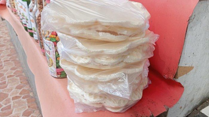 Imbas Kenaikan Harga Bahan Baku, 3 Buah Embal Bunga di Kota Tual ...