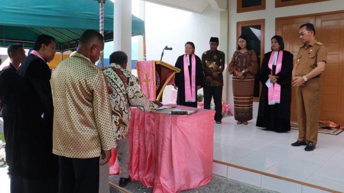 Barnabas Orno Resmikan Gedung Serbaguna dan Kantor Jemaat GPM Ariate ...