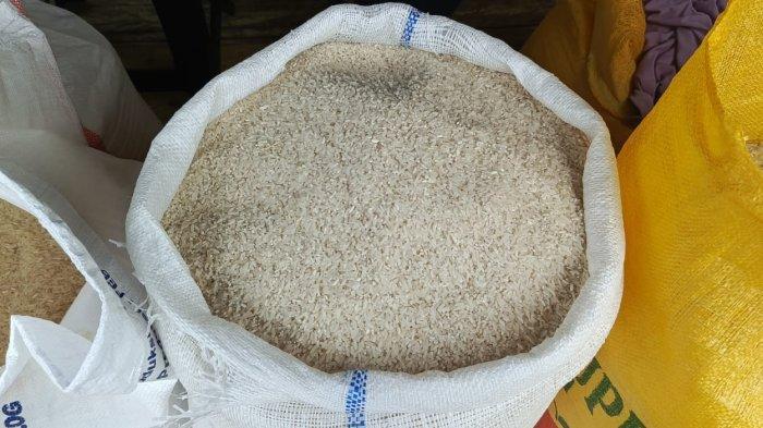 Pemerintah Resmi Naikkan Harga Eceran Beras, Segini Harganya di Kota Namlea Maluku - Tribunambon.com