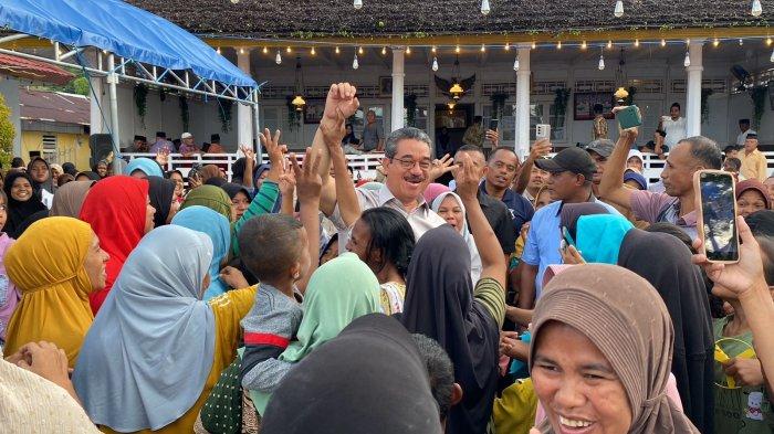 Menang Telak di Negeri Hitu, Cagub Maluku Hendrik Lewerissa Temui Warga ...