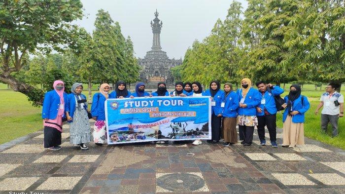 Study Tour Mahasiswa Fakultas Sastra Uniqbu ke Surabaya - Bali - Tribunambon.com