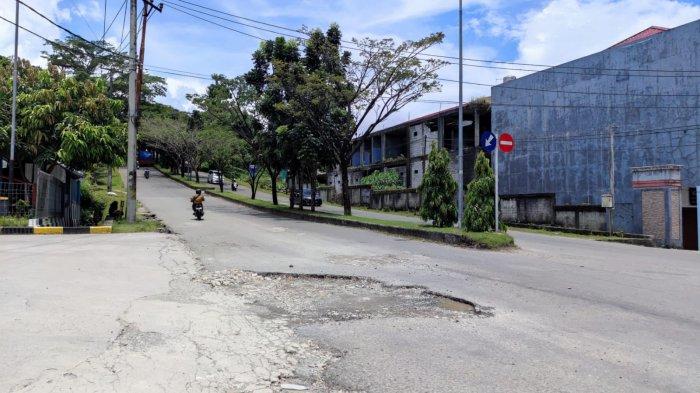 Waspada! Ada 110 Lubang di Jl. Upua Baguala Ambon, Semalam Ada yang ...