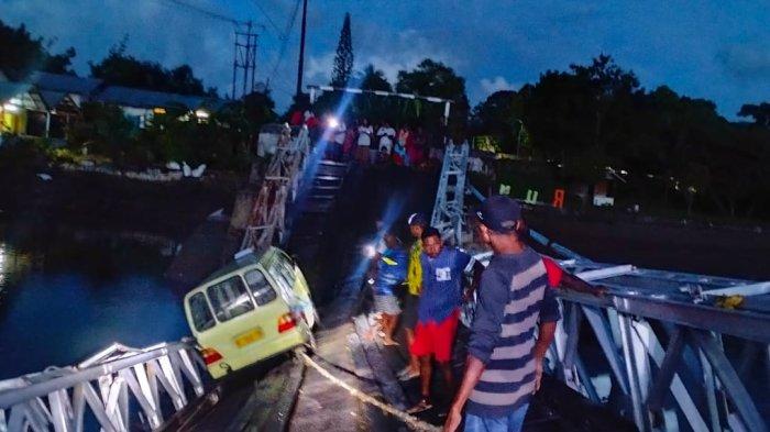 Jembatan Penghubung di Maluku Tenggara Ambruk Saat Dilintasi Mobil ...