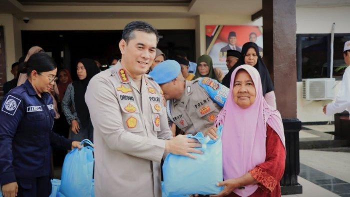 Polresta Ambon Gelar Kegiatan Sosial, Bagikan Sembako dan Santunan tuk Kaum Dhuafa - Tribunambon.com