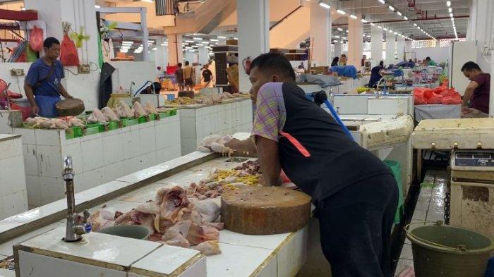 Harga Daging Ayam di Pasar Mardika Ambon Stabil, Harganya Mulai Rp. 50 ...