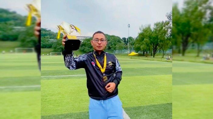 Minsen Tenine: Pelatih Muda di Balik Gemilangnya Garuda Muda Indonesia ...