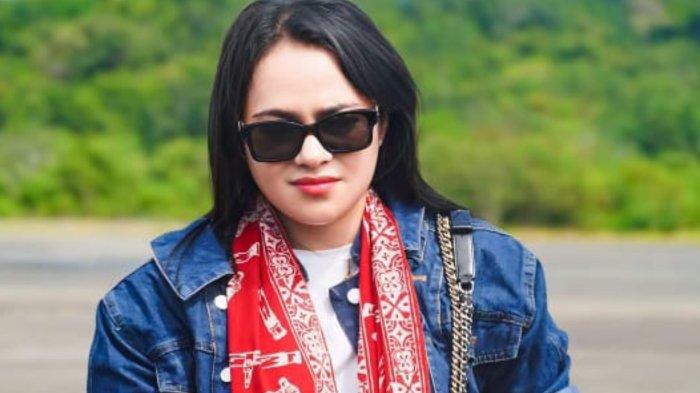 Berkunjung ke Kei, Pisang Embal Jadi Kuliner Incaran Mitha Talahatu ...